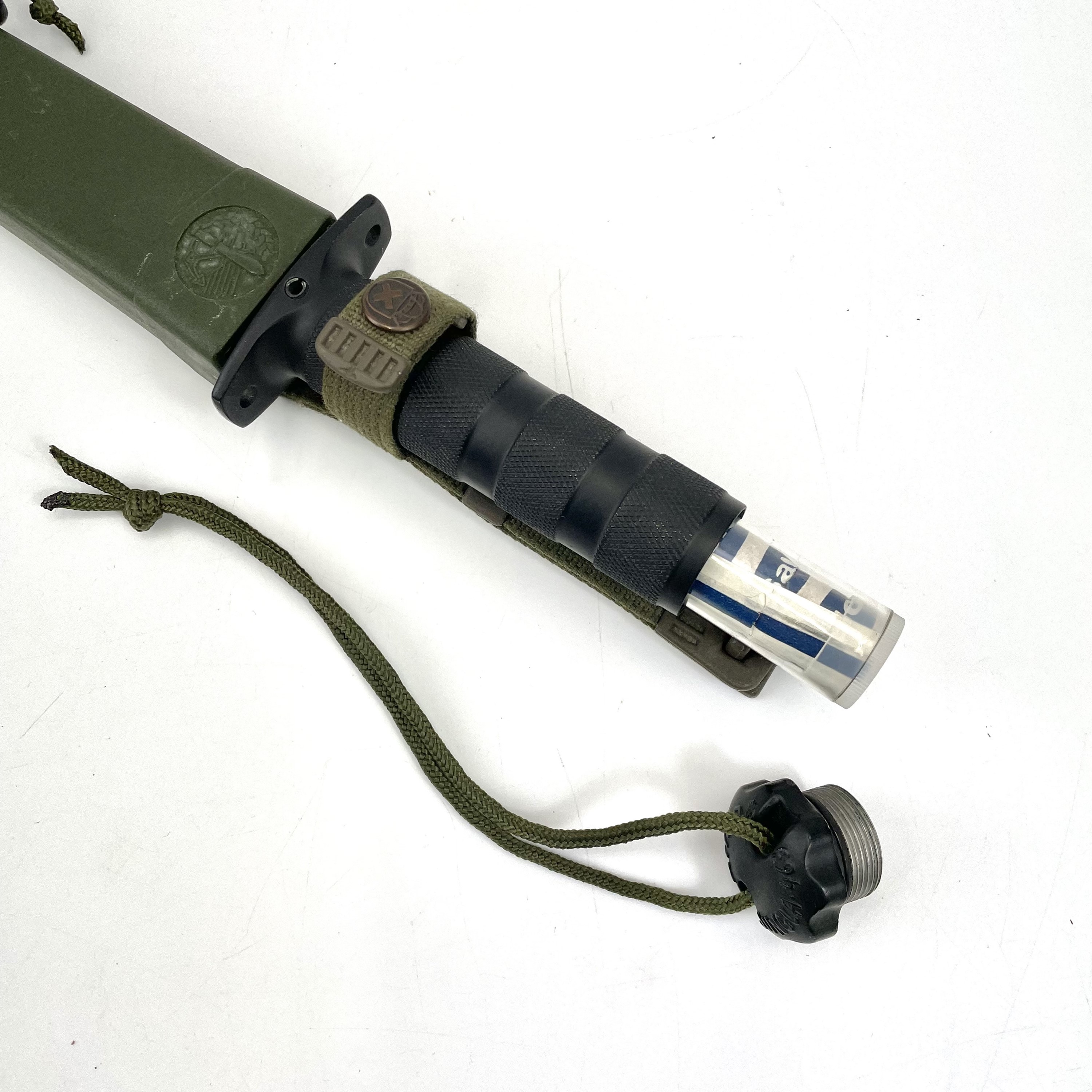 Lot 207 - A US style special forces dagger, the blade