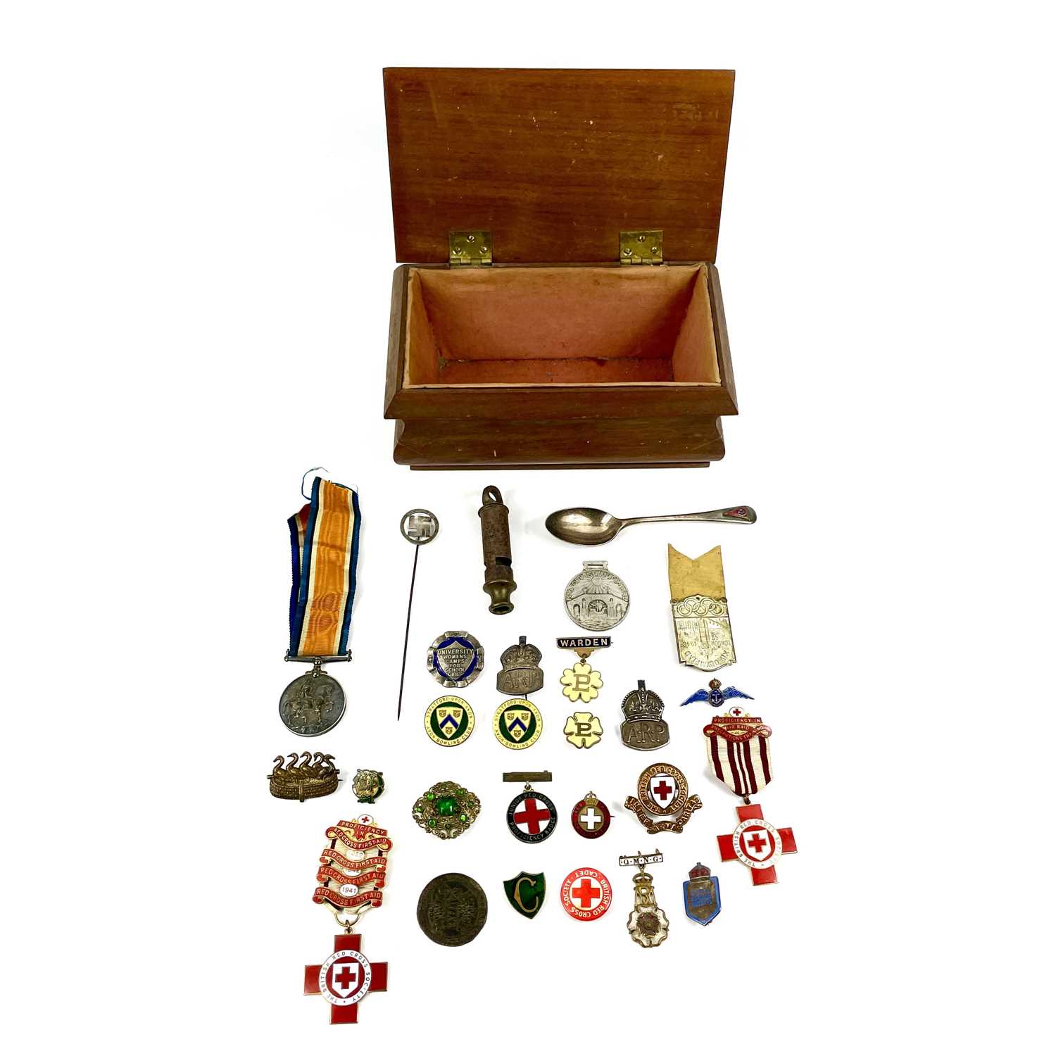 Lot 316 - Medal & Badges