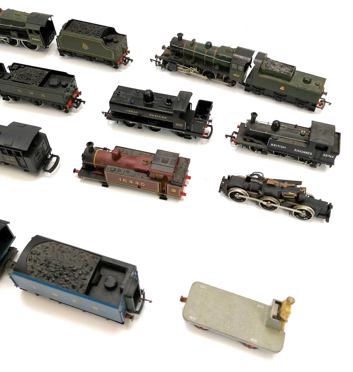 Lot 655 - Hornby etc 00 Gauge Model Railway