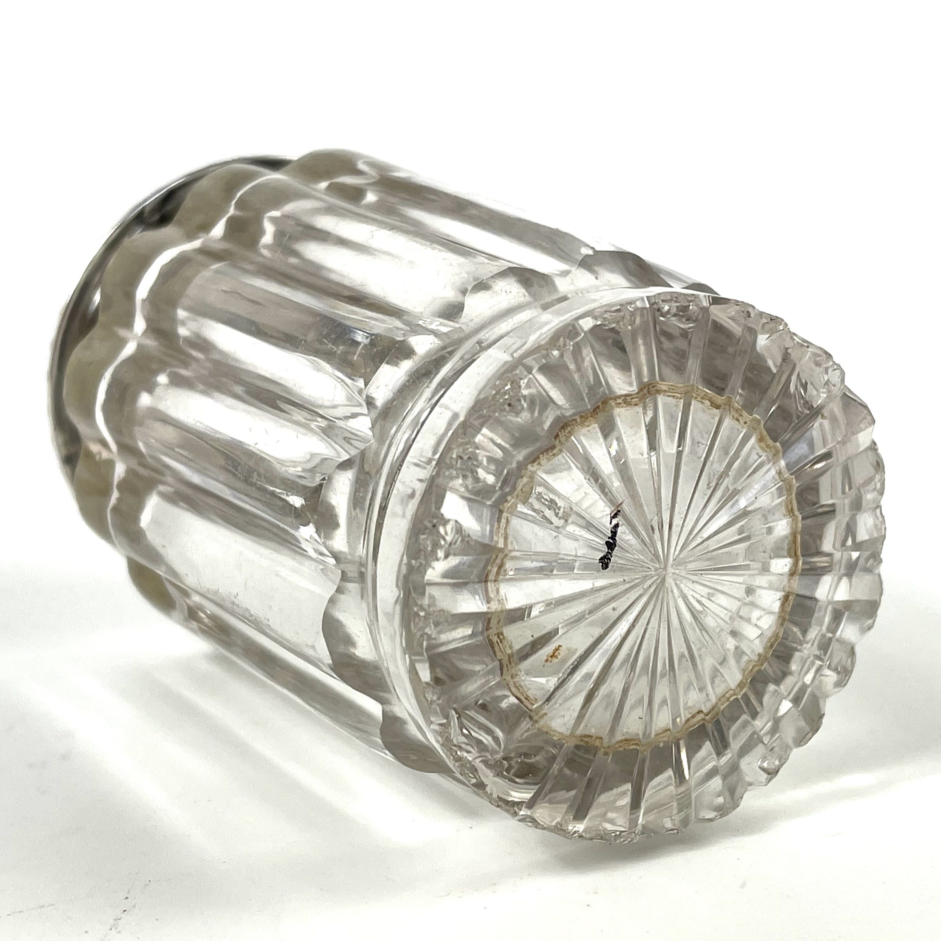 Lot 31 - A George IV silver mounted hinge lidded glass