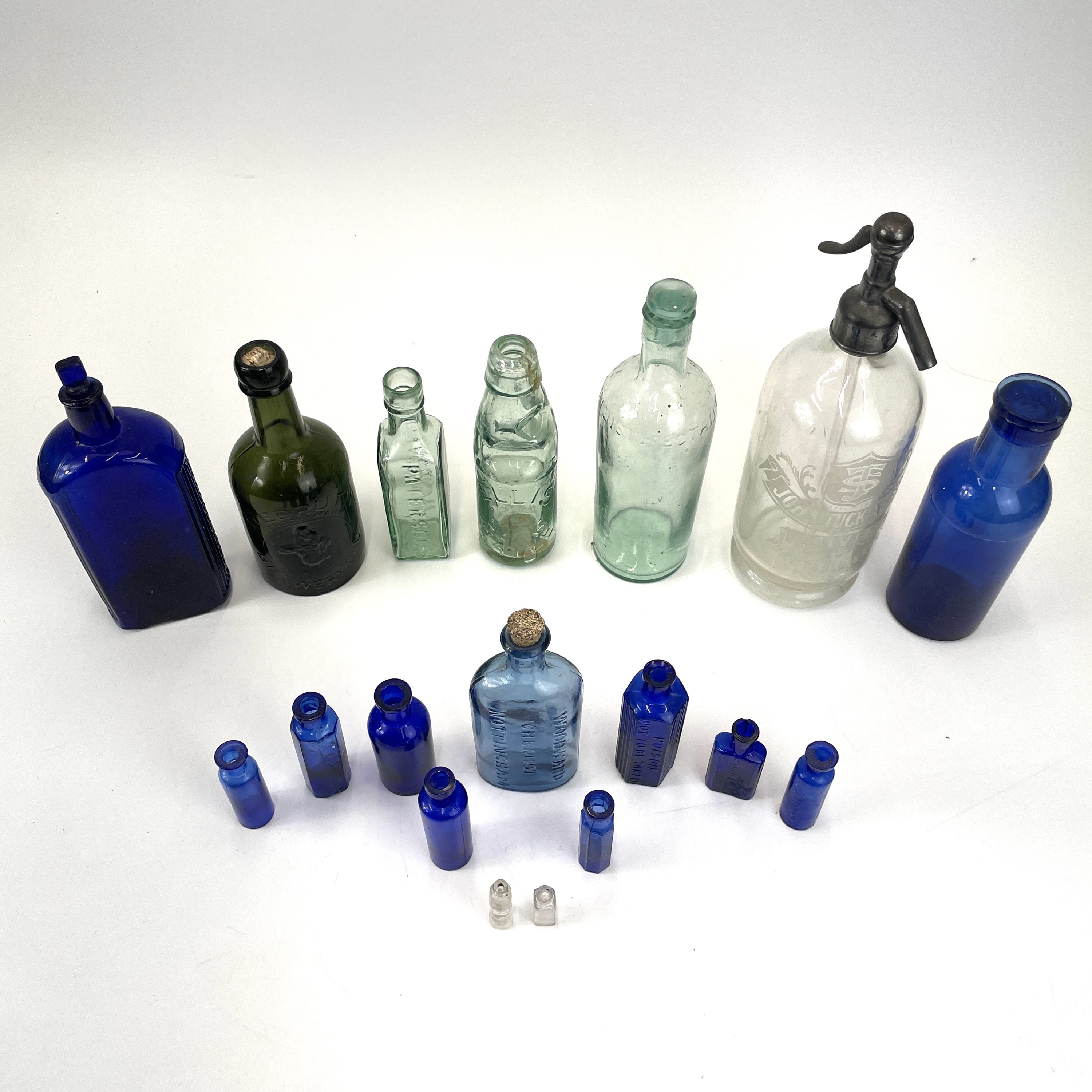 Lot 327 - A soda siphon bearing acid etched