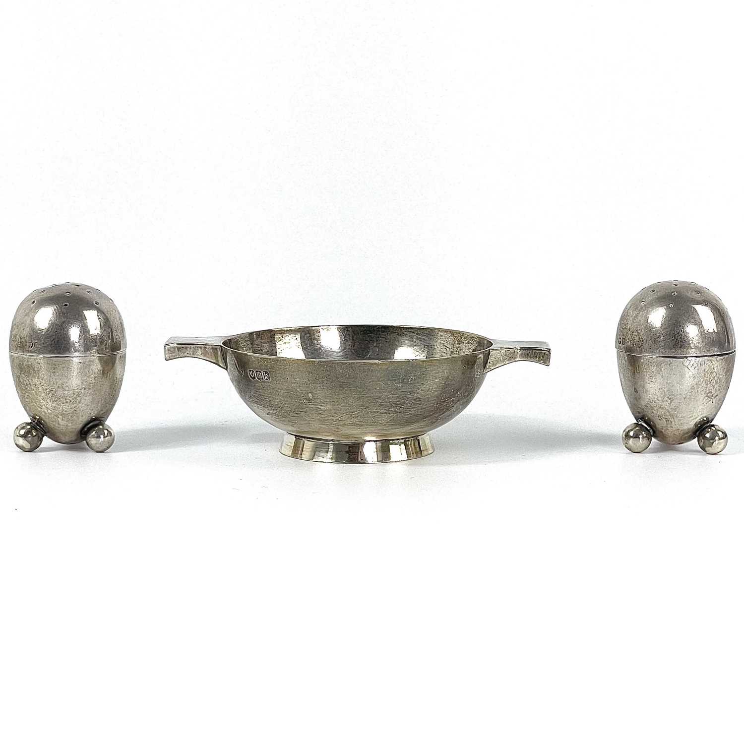 Lot 71 - A Victorian Scottish silver small quaich.
