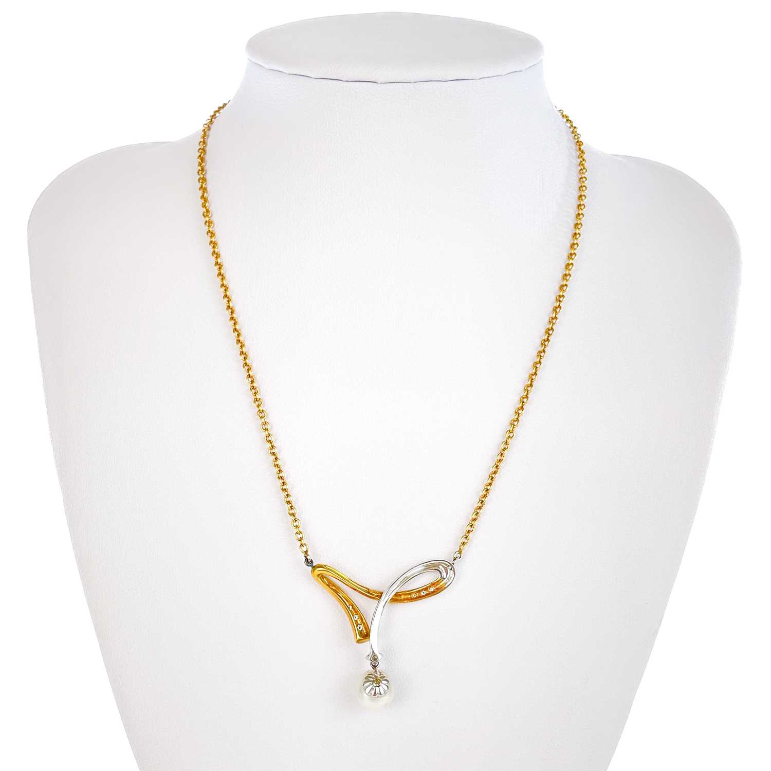 Lot 187 - A contemporary 18ct bi-colour gold pearl and