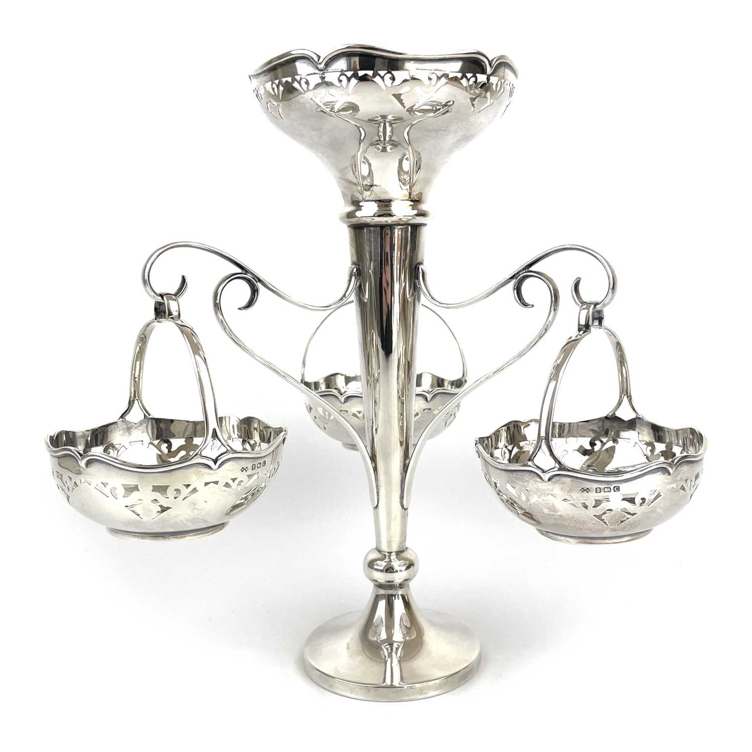 Lot 74 - An Edwardian silver three basket epergne by