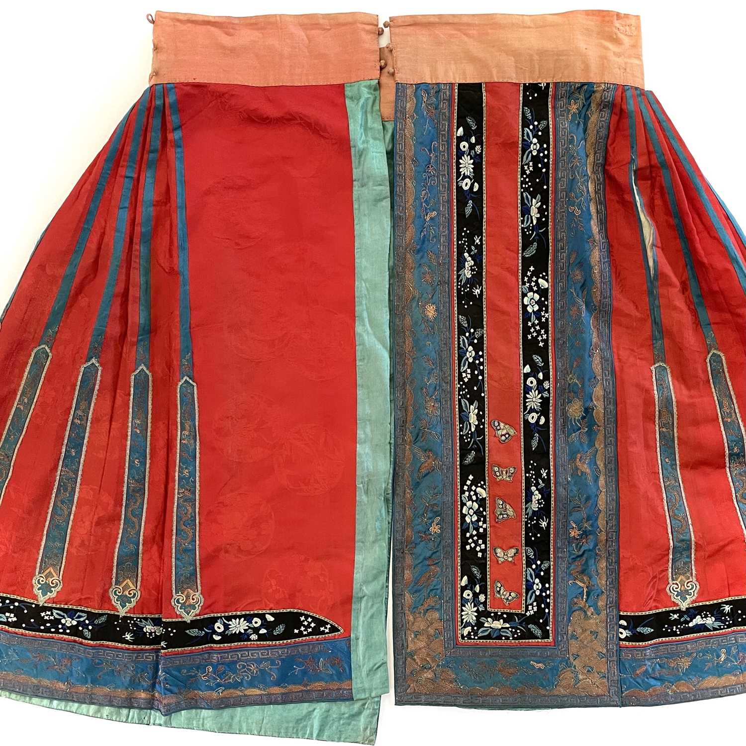 Lot 54 - A Chinese silk and metal thread embroidered