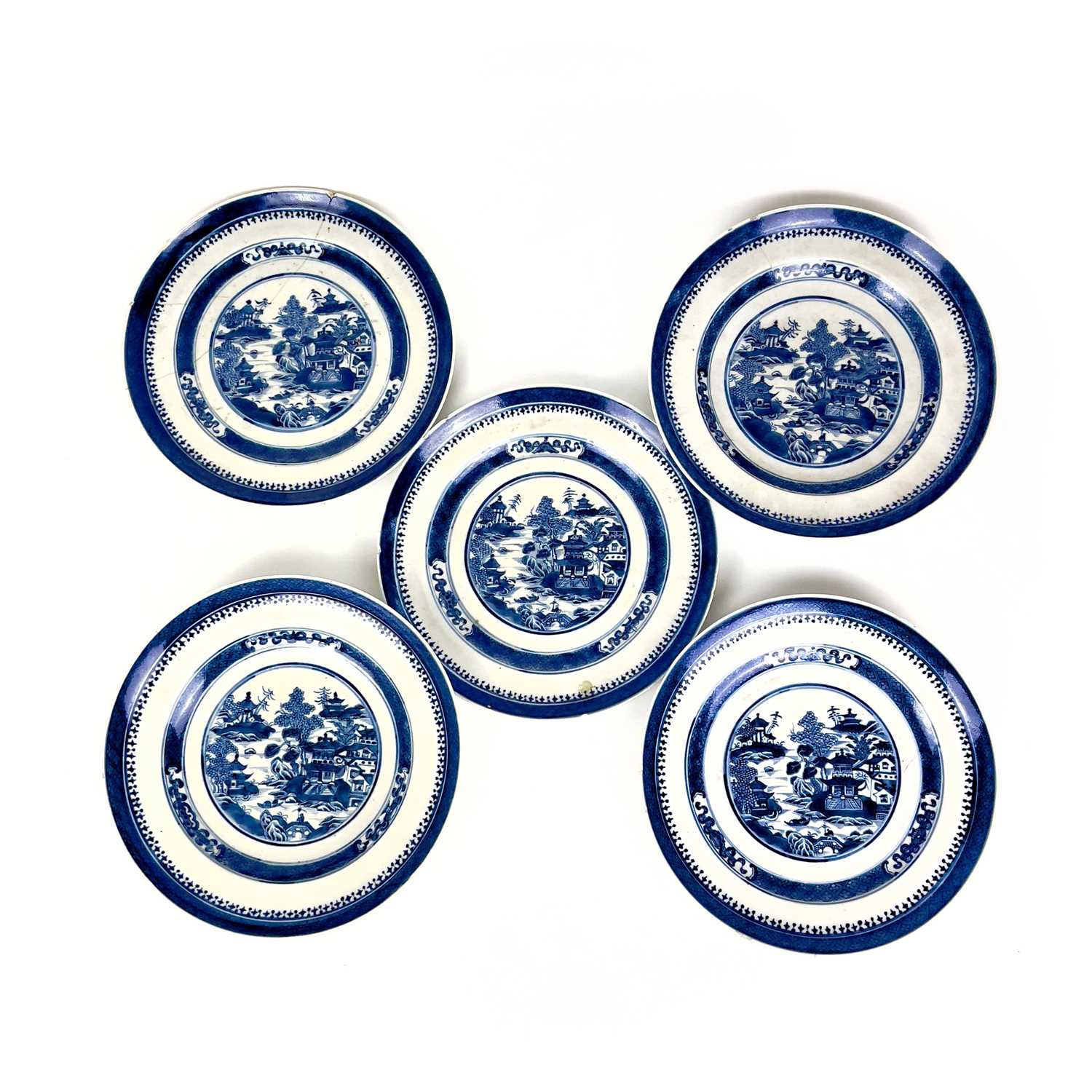 Lot 95 - Two Chinese export porcelain shallow dishes