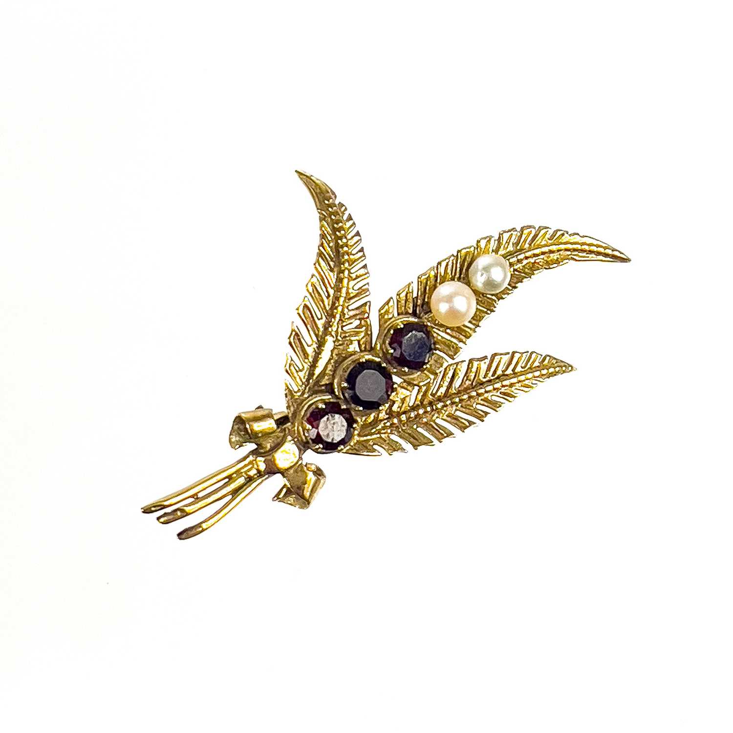 Lot 49 - Two 9ct gold brooches.