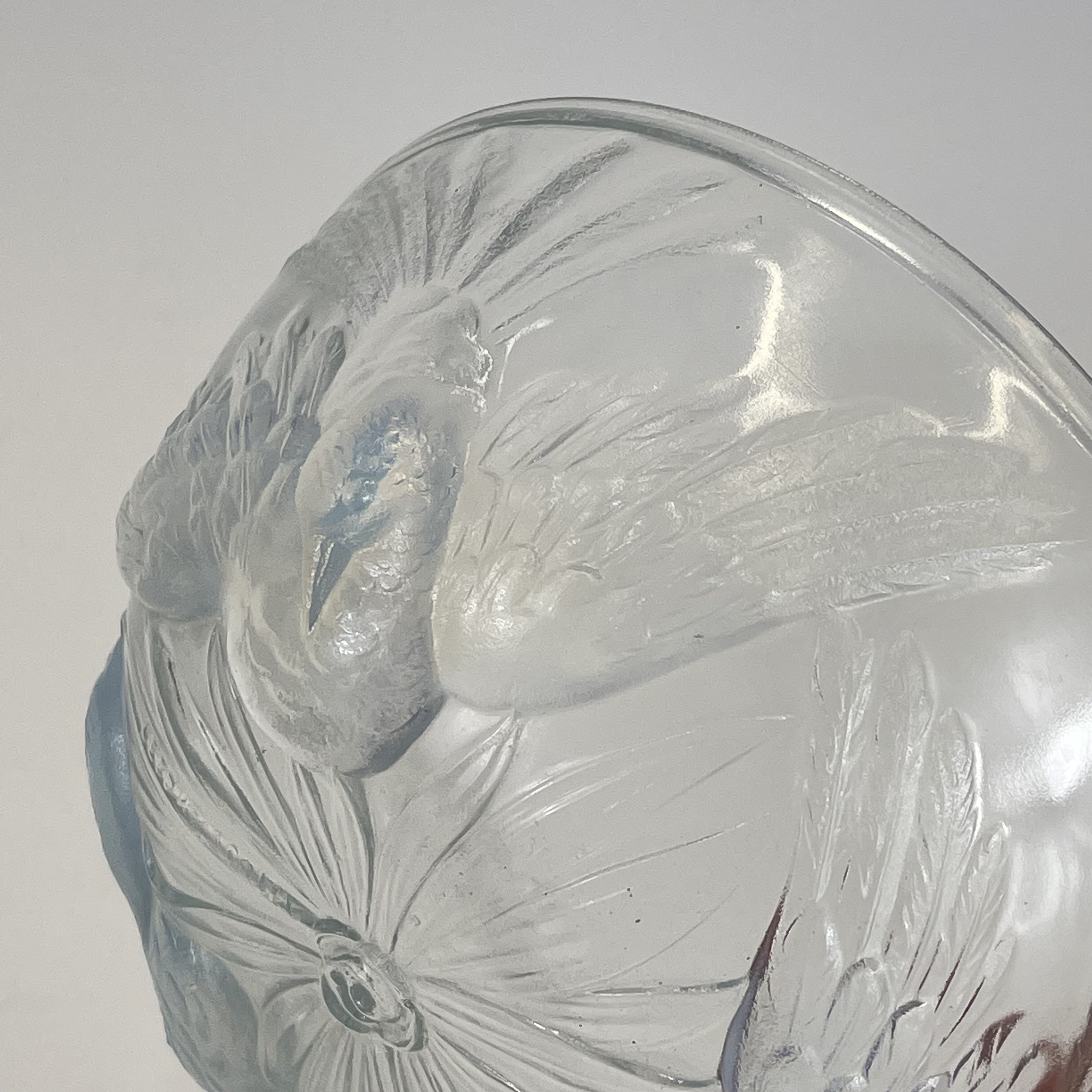 Lot 856 - An Art Deco Jobling pressed opalescent glass