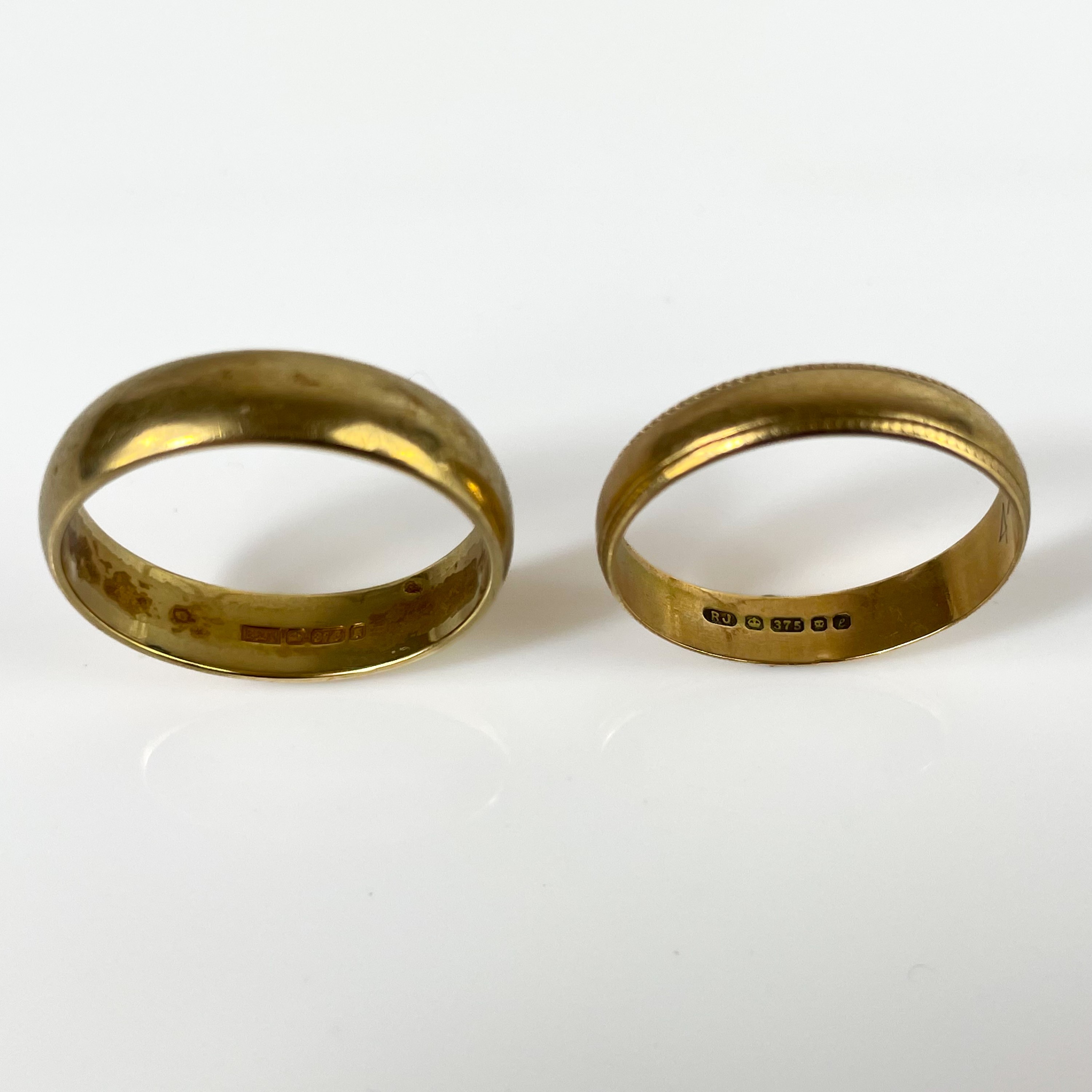 Lot 253 - Two 9ct hallmarked gold band rings.