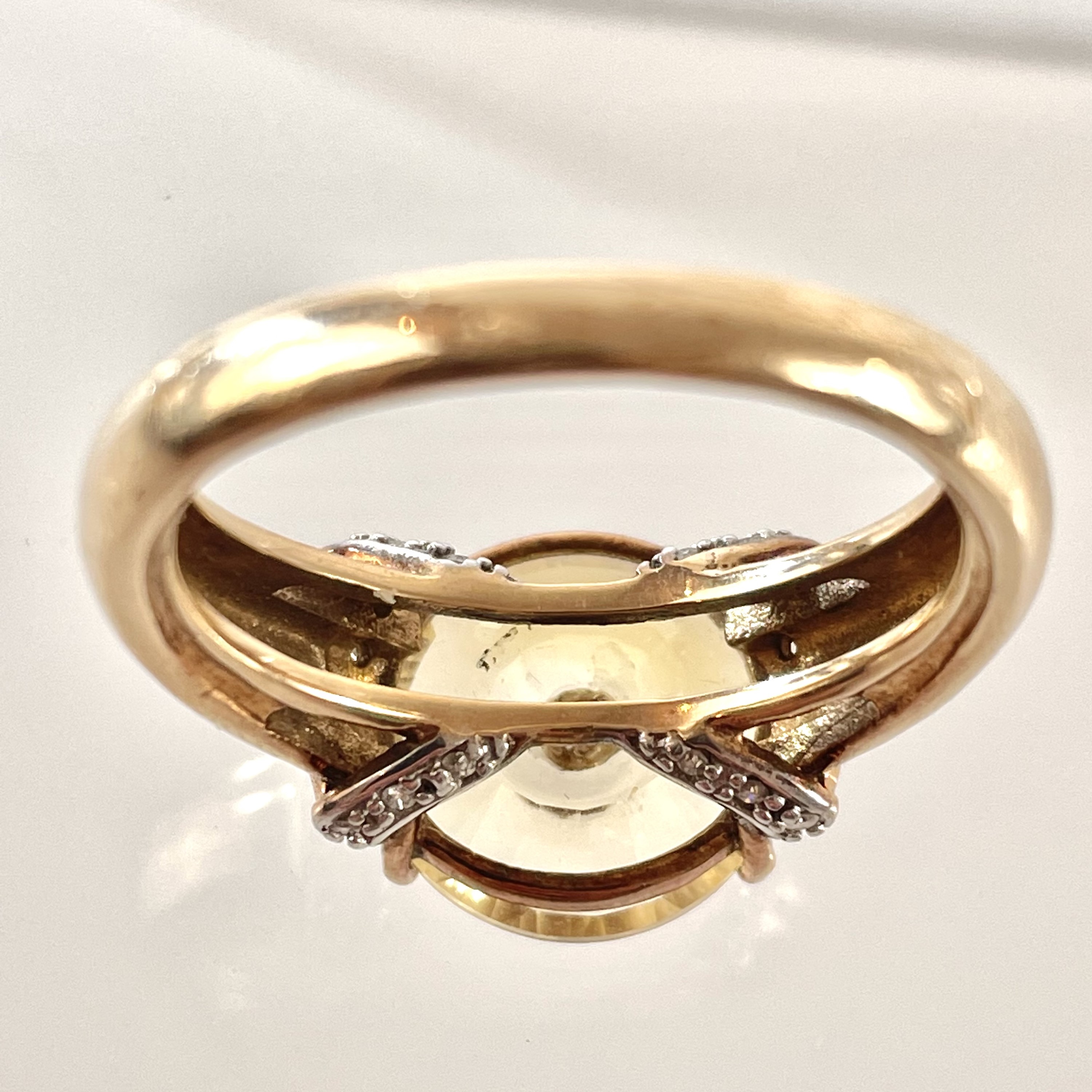 Lot 562 - A Glenn Lehrer 9ct gold diamond and citrine