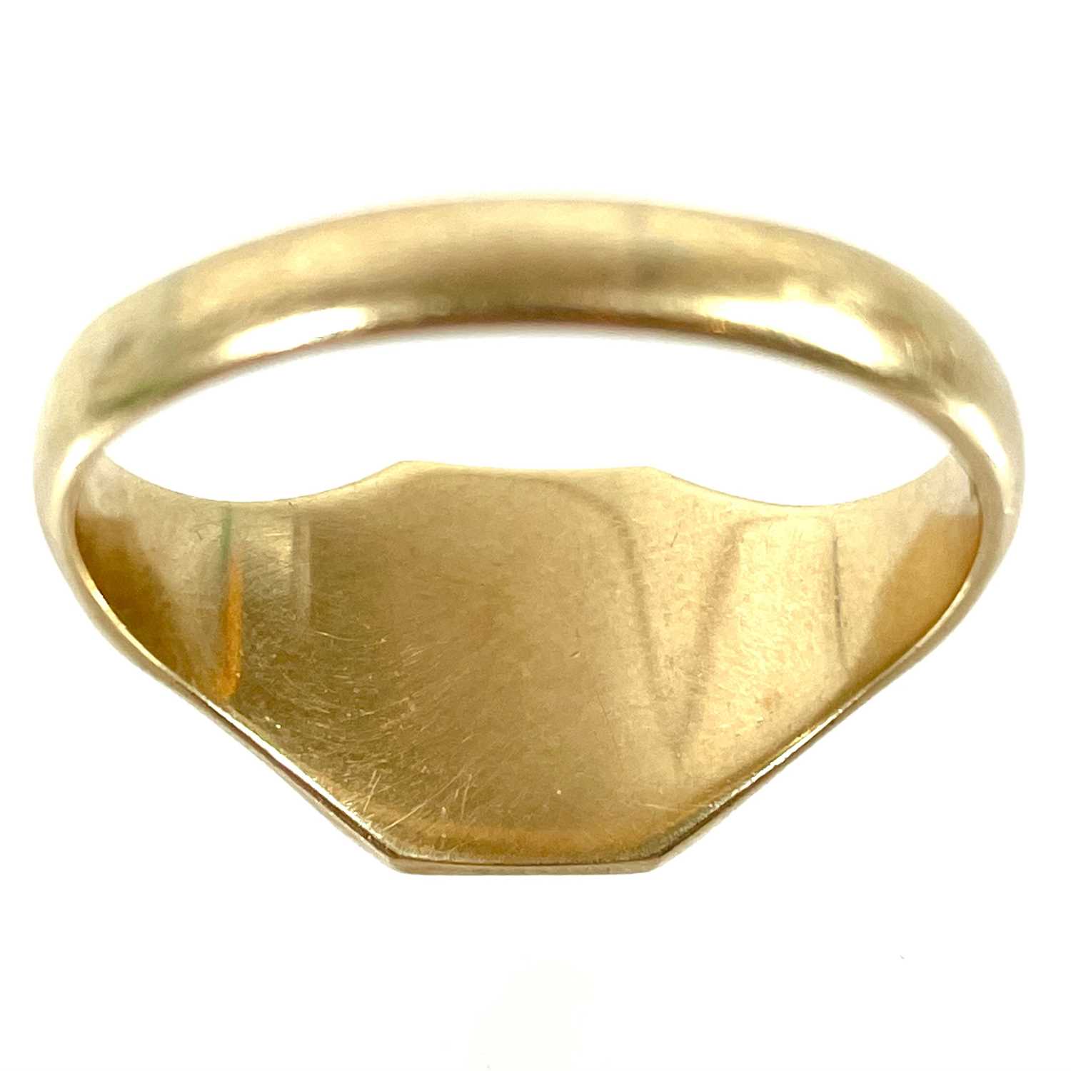 Lot 167 - A 1950's 9ct gold gentleman's signet ring.