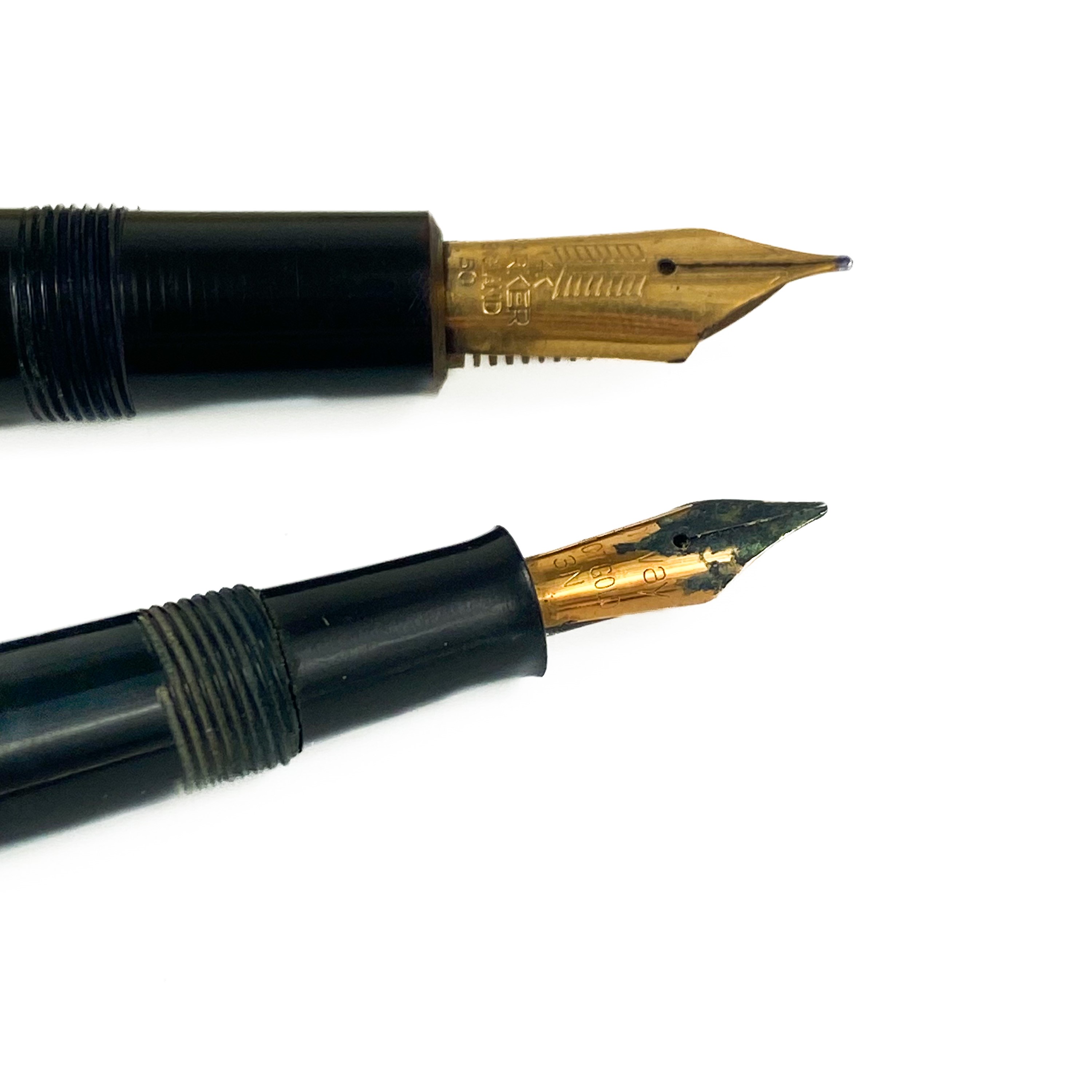 Lot 320 - A Parker Maxima Duofold fountain pen with