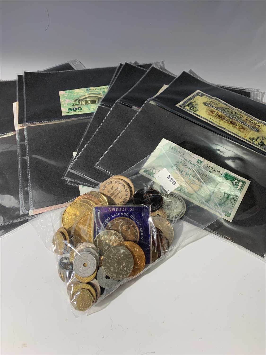 Lot 562 - Tokens, Medallions & Bank Notes: