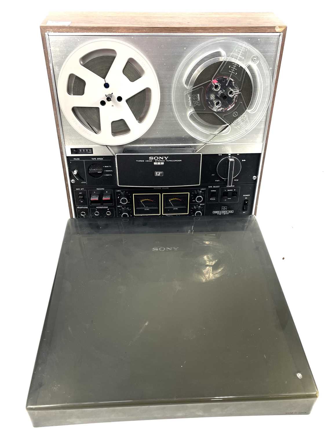 Lot 263 - A 'Sony' reel to reel, model TC-377 three