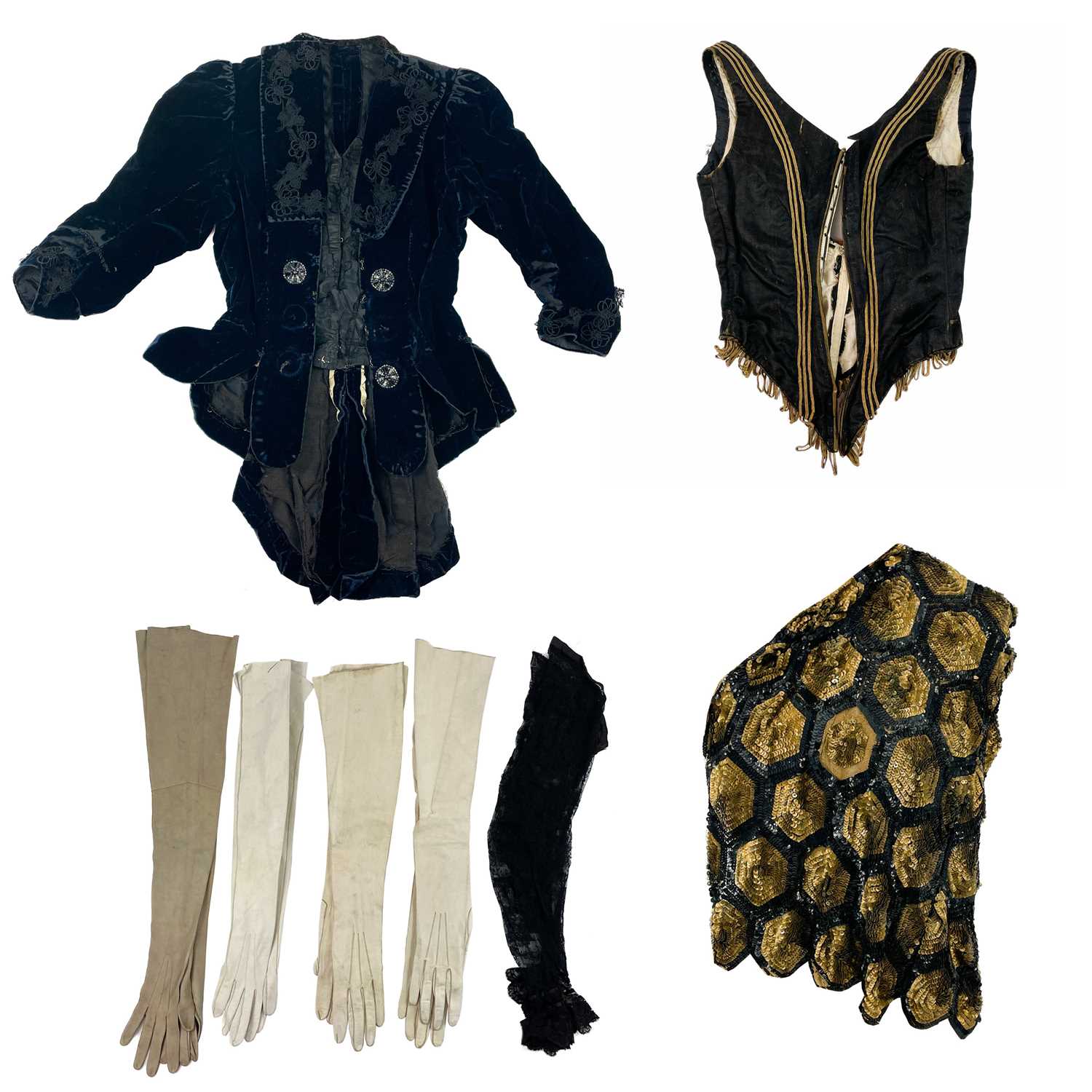 Lot 1607 - A Georgian silk velvet riding habit.