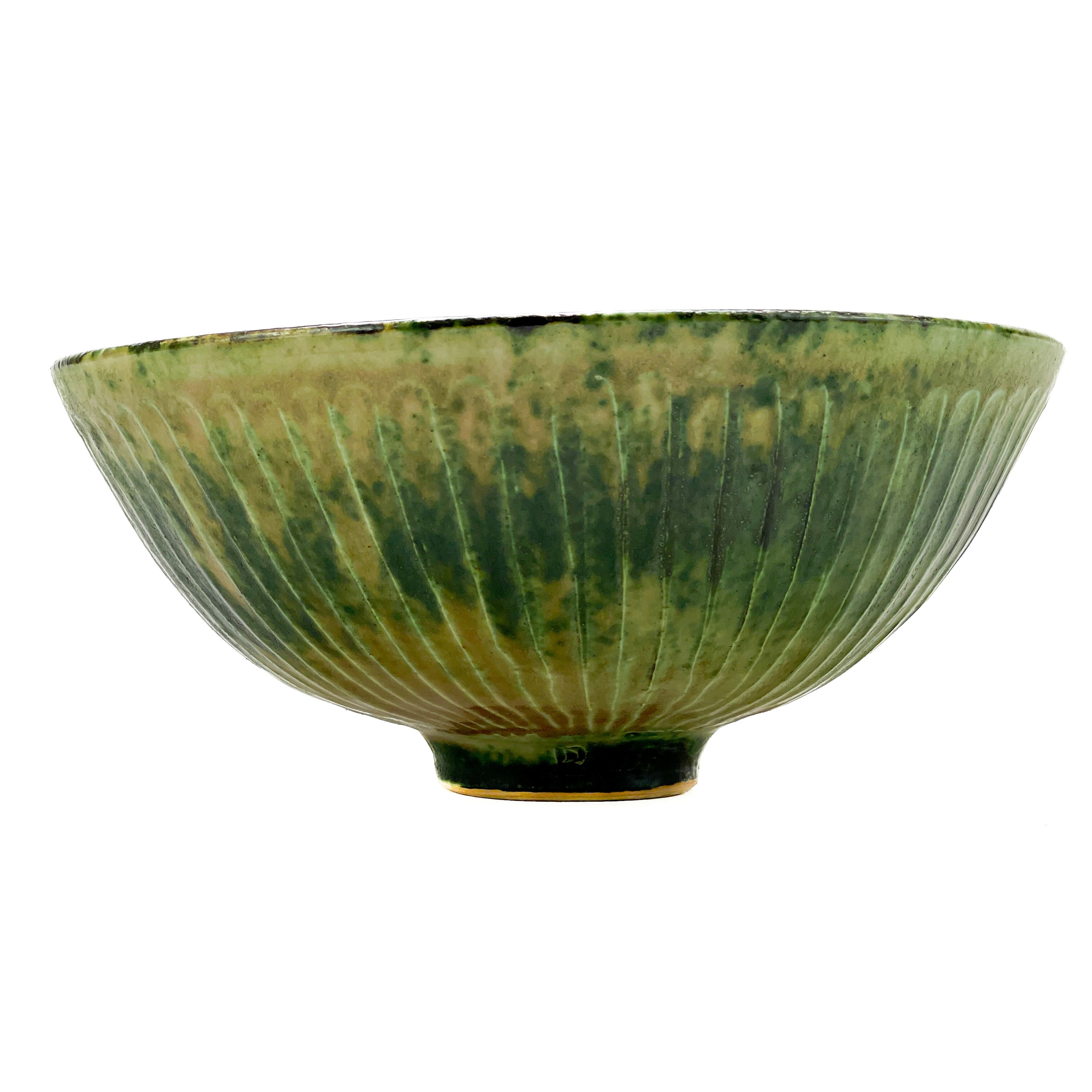 Lot 924 - A studio pottery bowl.