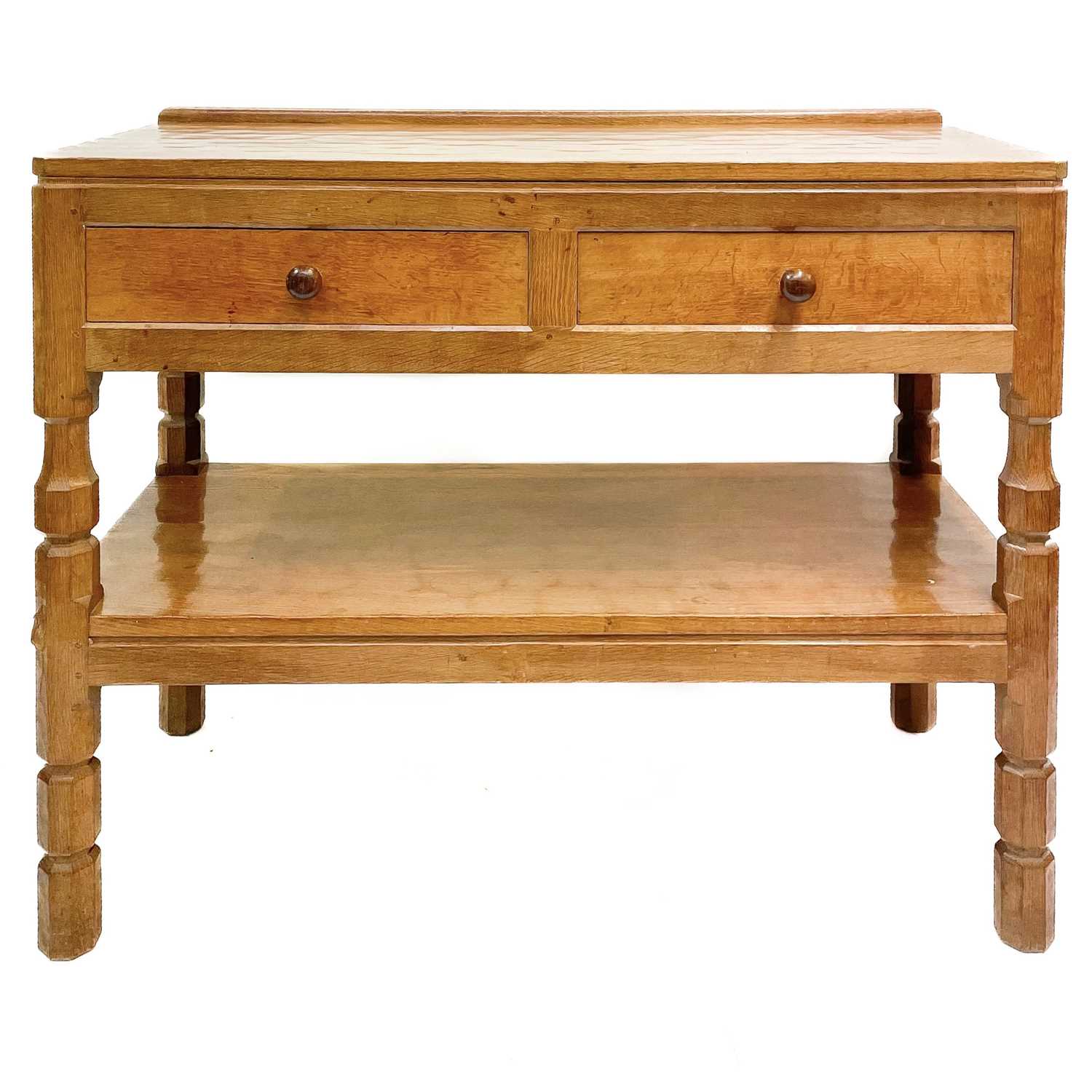 Lot 610 - A Robert 'Mouseman' Thompson of Kilburn oak